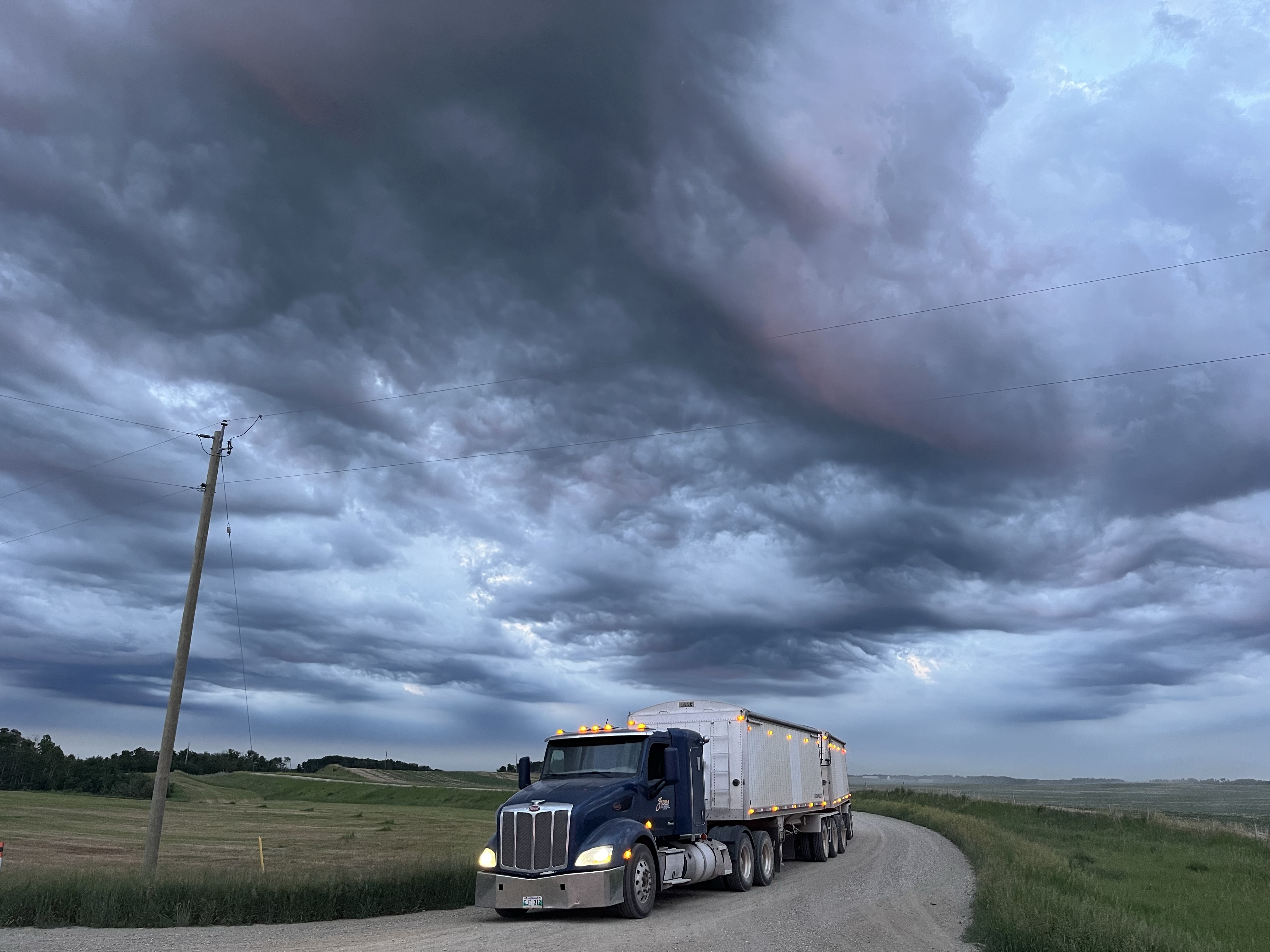 Grain Hauling – Froese Seed Service Ltd.